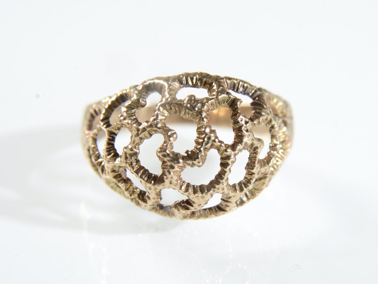 Vintage 9kt textured yellow gold openwork bombé ring