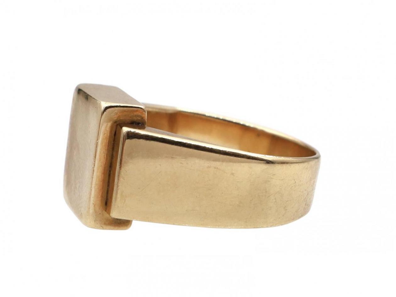 Vintage chunky rectangular signet ring in yellow gold
