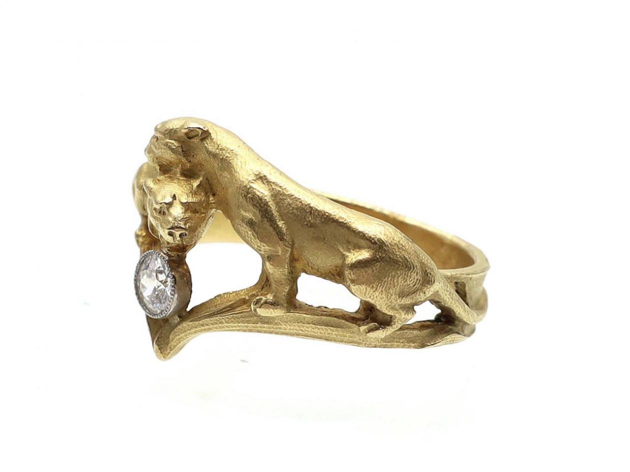 Art Nouveau double lioness diamond ring in 18kt yellow gold
